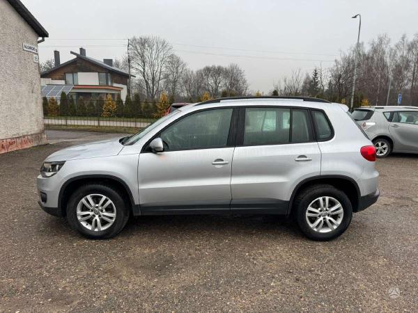 Grey Volkswagen Tiguan 2011 in Jurbarkas, with an engine capacity of 2.00 L and mileage of 170 thousand km for 7650 €, photo 1 on AUTOMOTO.COM.LV