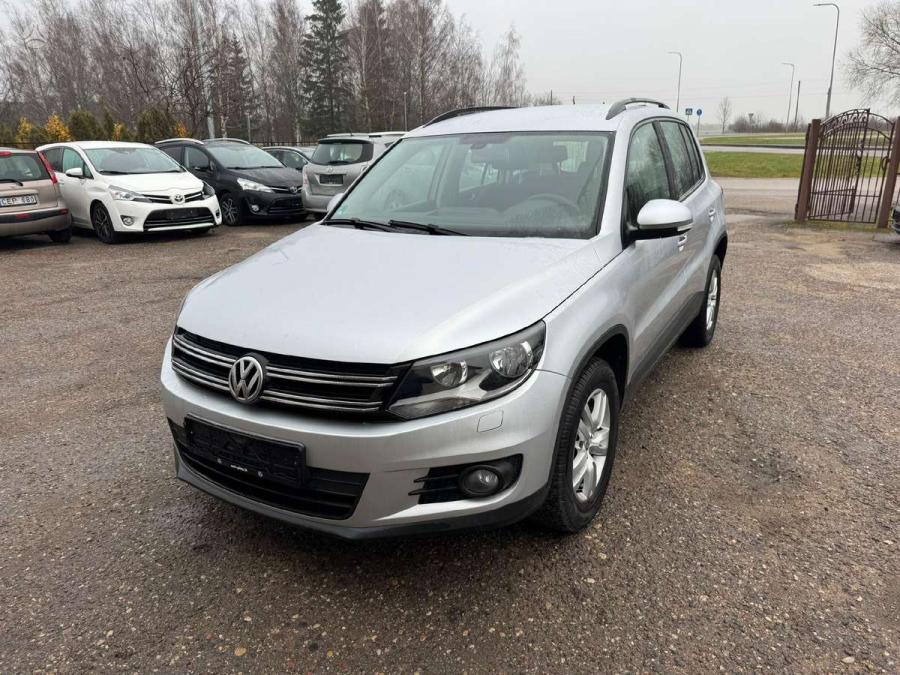 Grey Volkswagen Tiguan 2011 in Jurbarkas, with an engine capacity of 2.00 L and mileage of 170 thousand km for 7650 €, photo 2 on AUTOMOTO.COM.LV
