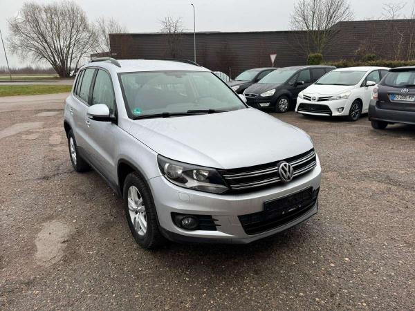 Pelēks Volkswagen Tiguan 2011 Jurbarkas, ar dzinēja tilpumu 2.00 L un nobraukumu 170 tūkst. km par 7650 €, foto 3 vietnē AUTOMOTO.COM.LV