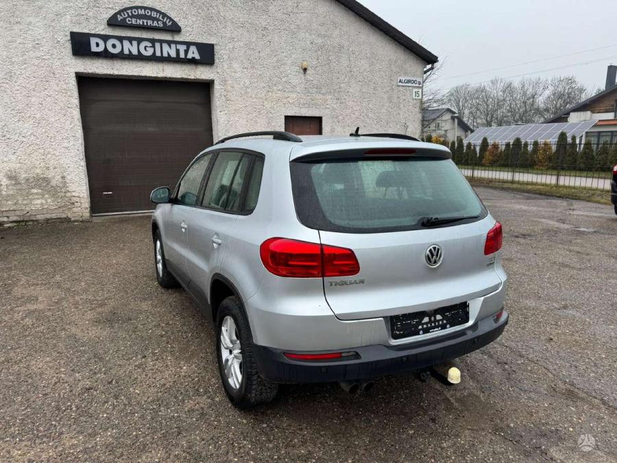 Grey Volkswagen Tiguan 2011 in Jurbarkas, with an engine capacity of 2.00 L and mileage of 170 thousand km for 7650 €, photo 6 on AUTOMOTO.COM.LV
