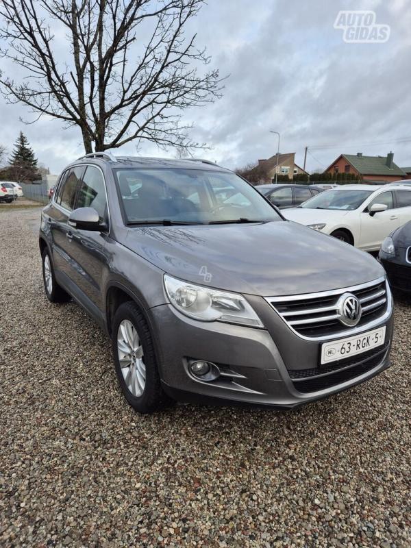 Grey Volkswagen Tiguan 2011 in Kretinga, with an engine capacity of 1.40 L and mileage of 219 thousand km for 5900 €, photo 1 on AUTOMOTO.COM.LV