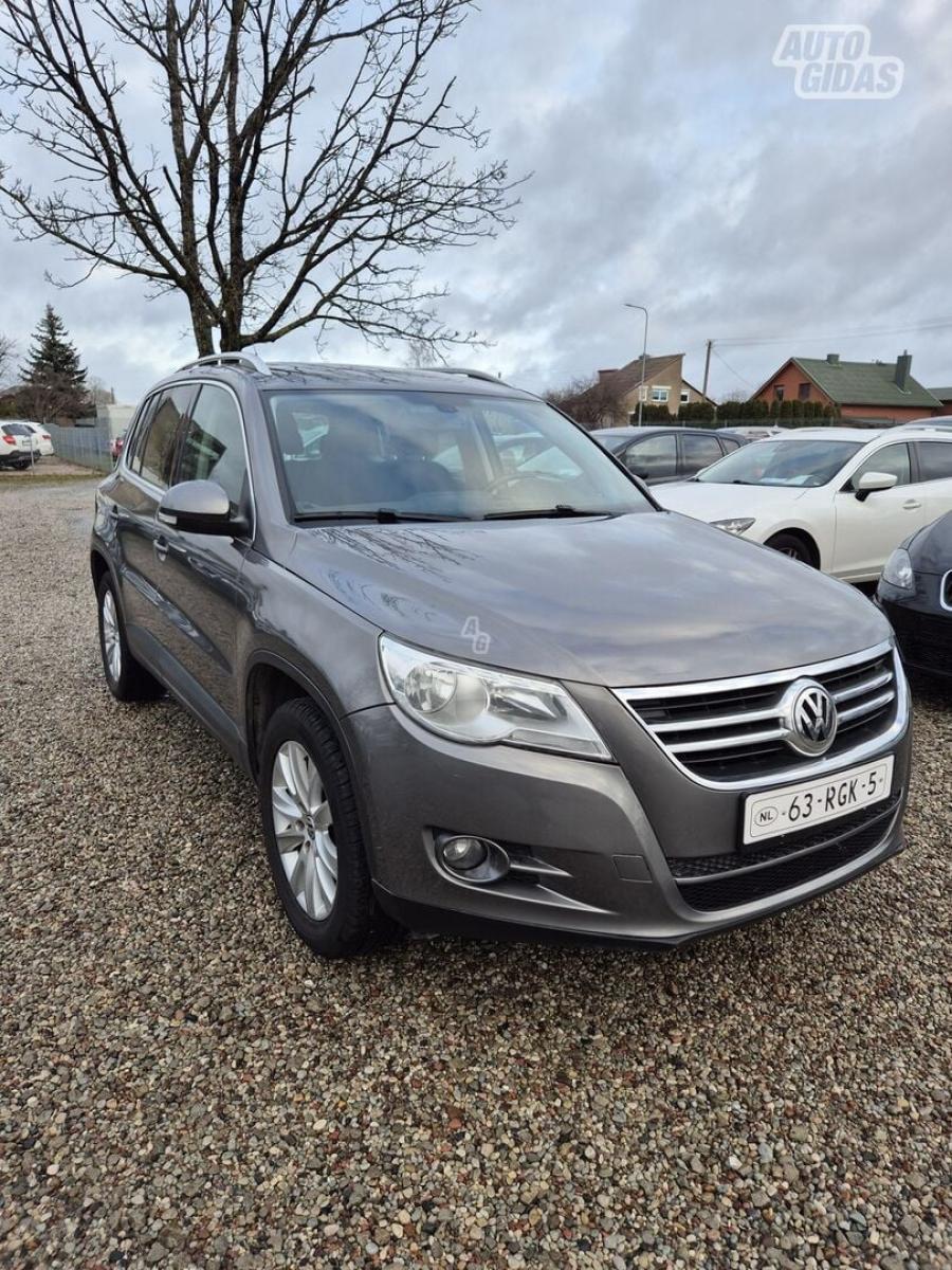 Grey Volkswagen Tiguan 2011 in Kretinga, with an engine capacity of 1.40 L and mileage of 219 thousand km for 5900 €, photo 1 on AUTOMOTO.COM.LV