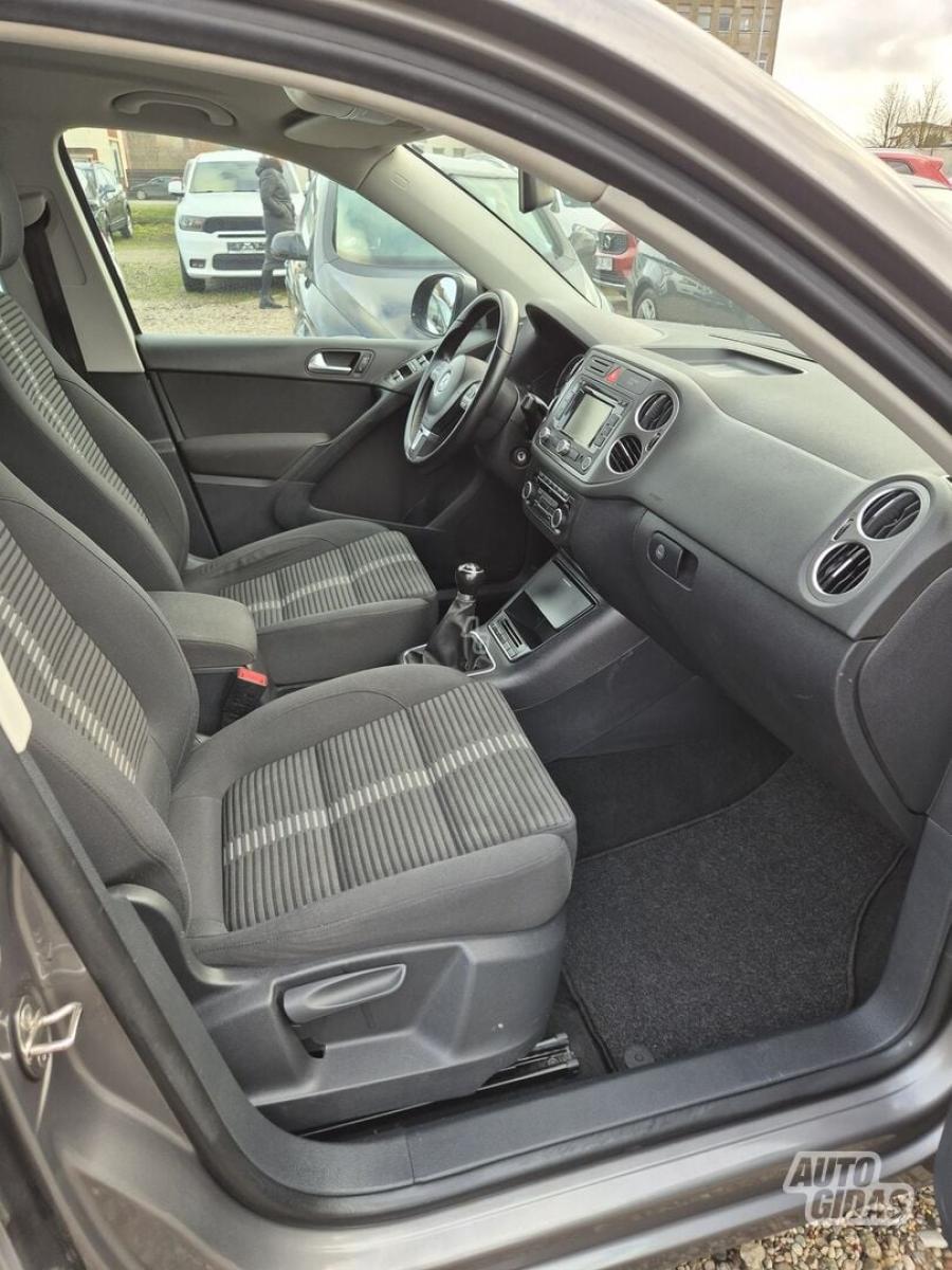 Grey Volkswagen Tiguan 2011 in Kretinga, with an engine capacity of 1.40 L and mileage of 219 thousand km for 5900 €, photo 6 on AUTOMOTO.COM.LV