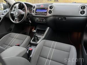 Grey Volkswagen Tiguan 2011 in Jelgava, with an engine capacity of 1.40 L and mileage of 186 thousand km for 6295 €, photo 12 on AUTOMOTO.COM.LV