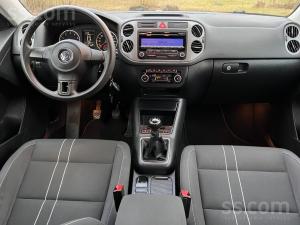 Grey Volkswagen Tiguan 2011 in Jelgava, with an engine capacity of 1.40 L and mileage of 186 thousand km for 6295 €, photo 13 on AUTOMOTO.COM.LV