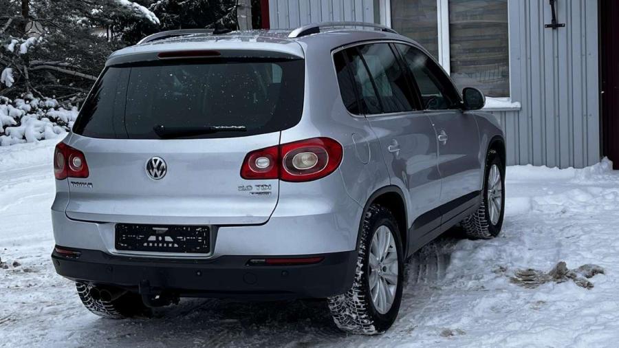 Pelēks Volkswagen Tiguan 2011 Ukmergė, ar dzinēja tilpumu 1.97 L un nobraukumu 290 tūkst. km par 5200 €, foto 3 vietnē AUTOMOTO.COM.LV