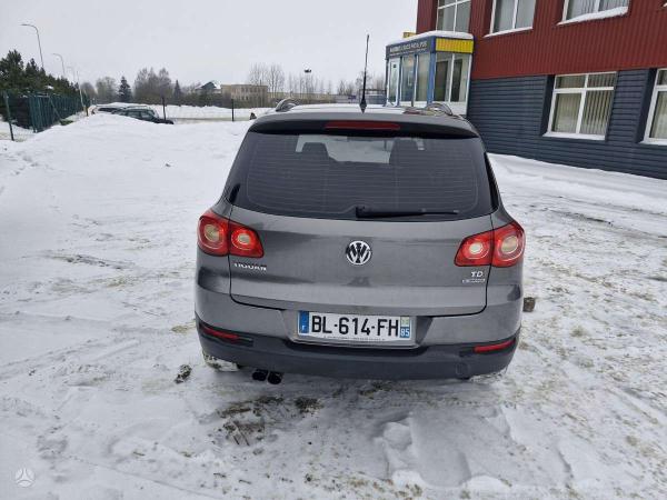 Pelēks Volkswagen Tiguan 2011 Telšiai, ar dzinēja tilpumu 1.97 L un nobraukumu 238 tūkst. km par 5850 €, foto 6 vietnē AUTOMOTO.COM.LV