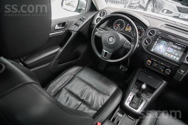 Grey Volkswagen Tiguan 2011 in Riga, with an engine capacity of 2.00 L and mileage of 160 thousand km for 11990 €, photo 9 on AUTOMOTO.COM.LV