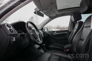 Pelēks Volkswagen Tiguan 2011 Rīga, ar dzinēja tilpumu 2.00 L un nobraukumu 160 tūkst. km par 11990 €, foto 23 vietnē AUTOMOTO.COM.LV