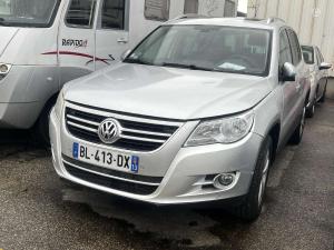 Grey Volkswagen Tiguan 2011 in Vilnius, with an engine capacity of 1.97 L and mileage of 180 thousand km for 4450 €, photo  on AUTOMOTO.COM.LV