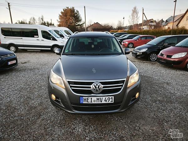 Grey Volkswagen Tiguan 2011 in Jurbarkas, with an engine capacity of 2.00 L and mileage of 264 thousand km for 6200 €, photo 8 on AUTOMOTO.COM.LV