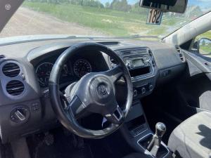 Pelēks Volkswagen Tiguan 2011 Tauragė, ar dzinēja tilpumu 0.00 L un nobraukumu 237 tūkst. km par 4100 €, foto 15 vietnē AUTOMOTO.COM.LV