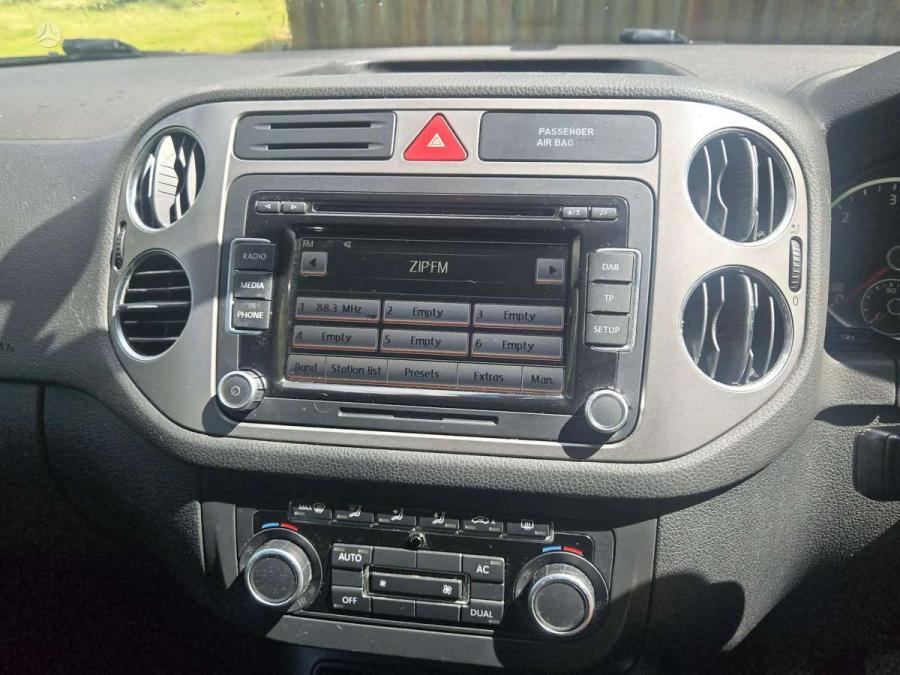 Grey Volkswagen Tiguan 2011 in Silute, with an engine capacity of 1.97 L and mileage of 166 thousand km for 2400 €, photo 9 on AUTOMOTO.COM.LV