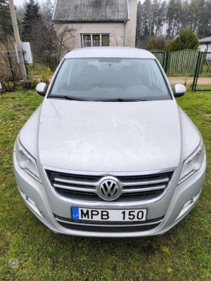 Pelēks Volkswagen Tiguan 2011 Viļņa, ar dzinēja tilpumu 2.00 L un nobraukumu 195 tūkst. km par 4000 €, foto 3 vietnē AUTOMOTO.COM.LV
