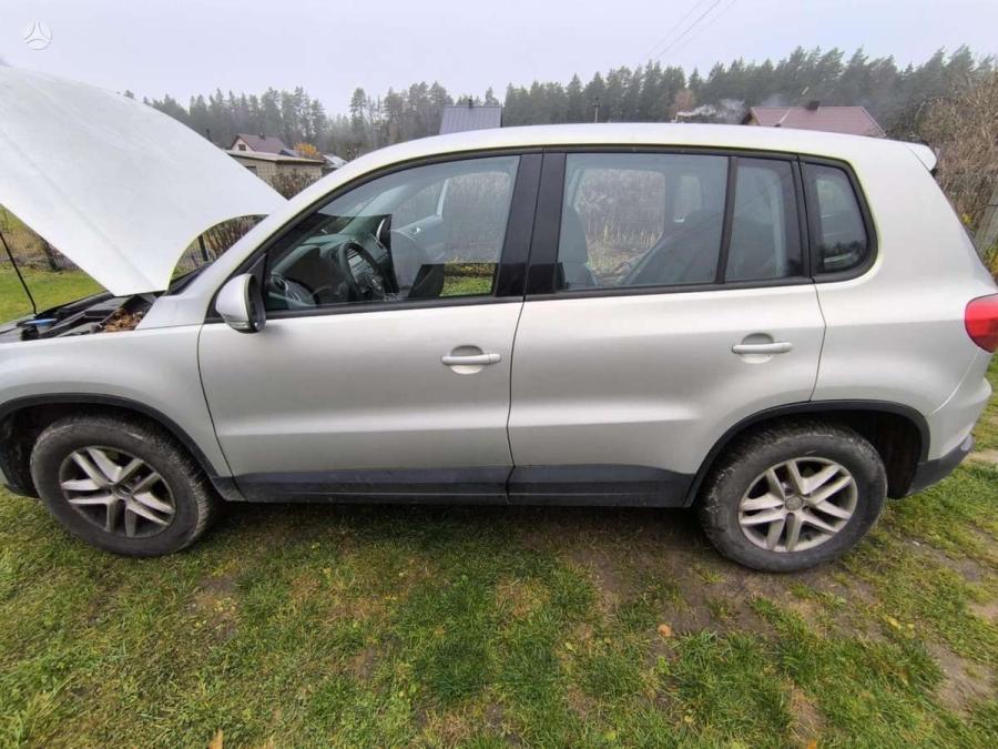Pelēks Volkswagen Tiguan 2011 Viļņa, ar dzinēja tilpumu 2.00 L un nobraukumu 195 tūkst. km par 4000 €, foto 6 vietnē AUTOMOTO.COM.LV