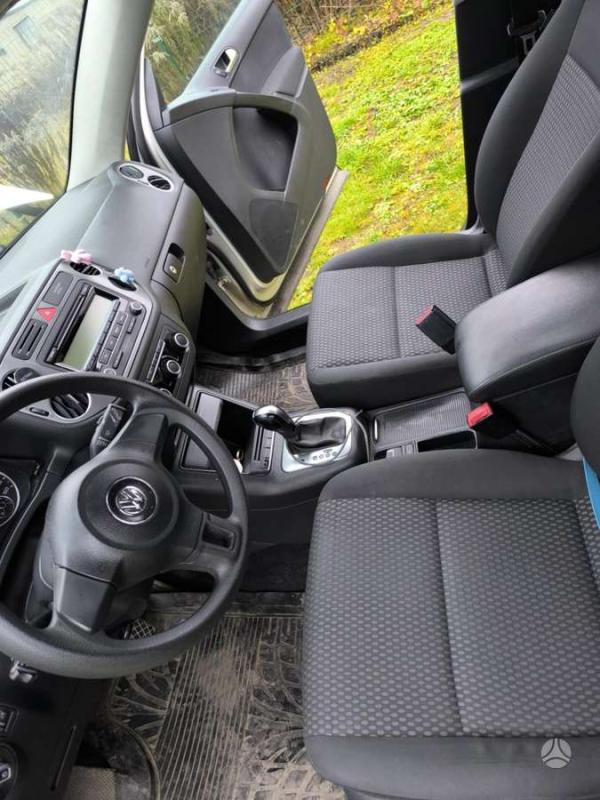 Grey Volkswagen Tiguan 2011 in Vilnius, with an engine capacity of 2.00 L and mileage of 195 thousand km for 4000 €, photo 6 on AUTOMOTO.COM.LV