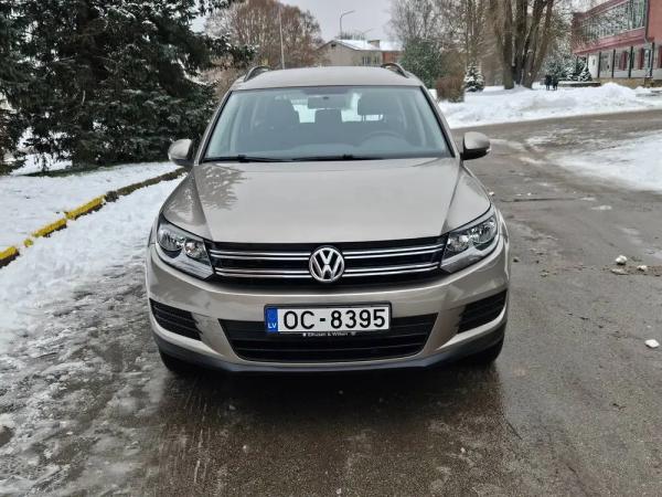 Grey Volkswagen Tiguan 2011 in Jekabpils, with an engine capacity of 1.40 L and mileage of 114 thousand km for 7200 €, photo 3 on AUTOMOTO.COM.LV