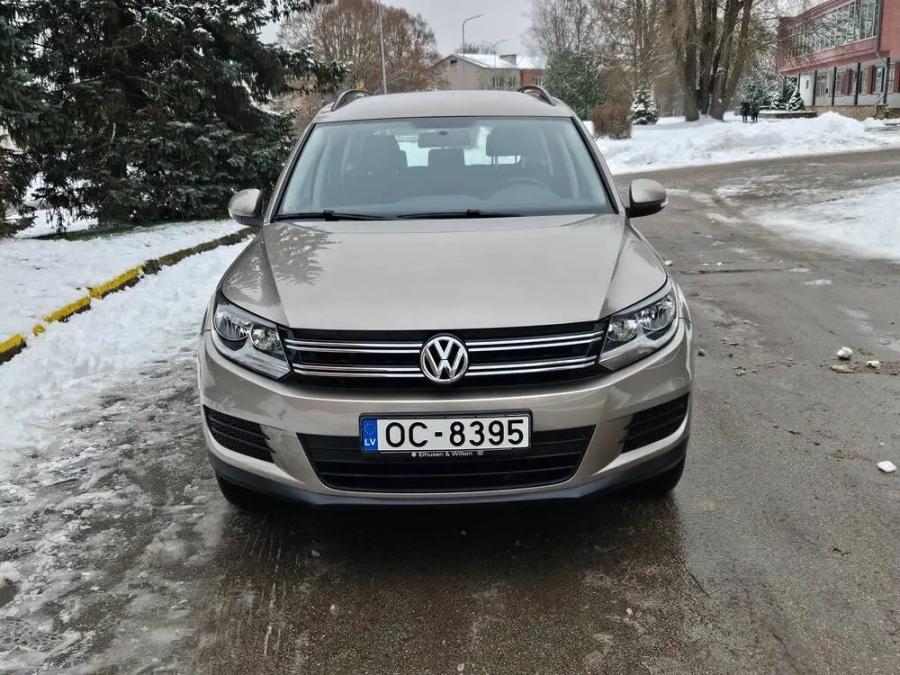 Pelēks Volkswagen Tiguan 2011 Jēkabpils, ar dzinēja tilpumu 1.40 L un nobraukumu 114 tūkst. km par 7200 €, foto 4 vietnē AUTOMOTO.COM.LV