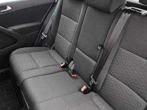 Pelēks Volkswagen Tiguan 2011 Jēkabpils, ar dzinēja tilpumu 1.40 L un nobraukumu 114 tūkst. km par 7200 €, foto 17 vietnē AUTOMOTO.COM.LV
