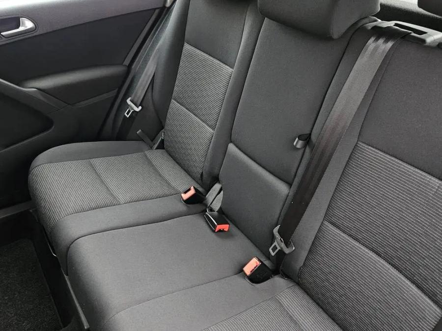 Pelēks Volkswagen Tiguan 2011 Jēkabpils, ar dzinēja tilpumu 1.40 L un nobraukumu 114 tūkst. km par 7200 €, foto 17 vietnē AUTOMOTO.COM.LV