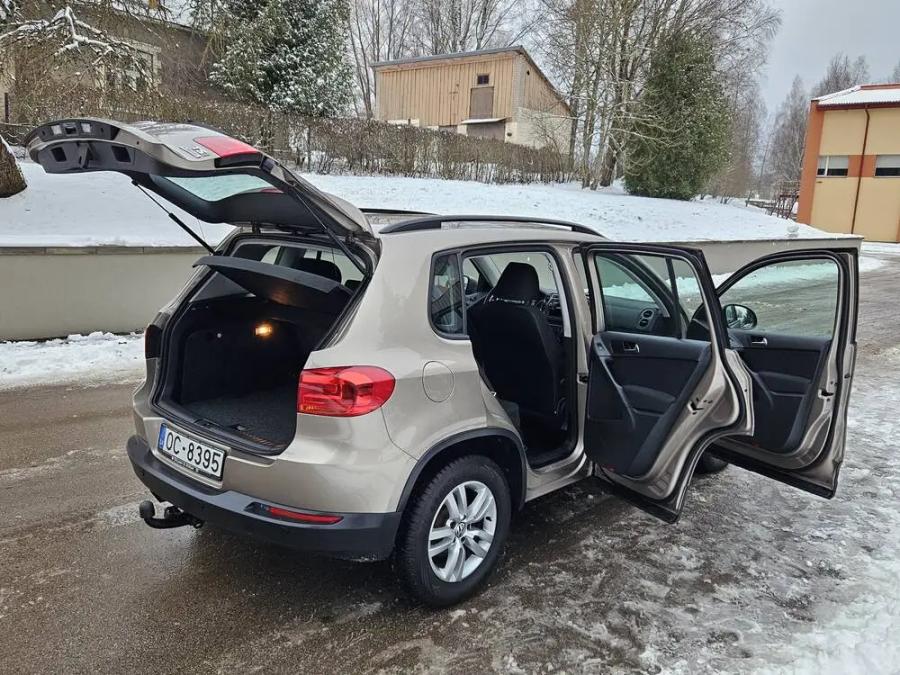 Pelēks Volkswagen Tiguan 2011 Jēkabpils, ar dzinēja tilpumu 1.40 L un nobraukumu 114 tūkst. km par 7200 €, foto 24 vietnē AUTOMOTO.COM.LV