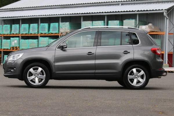 Pelēks Volkswagen Tiguan 2011 Rīga, ar dzinēja tilpumu 2.00 L un nobraukumu 206 tūkst. km par 8490 €, foto 6 vietnē AUTOMOTO.COM.LV