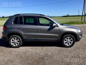 Pelēks Volkswagen Tiguan 2011 Talsi, ar dzinēja tilpumu 2.00 L un nobraukumu 205 tūkst. km par 7999 €, foto 3 vietnē AUTOMOTO.COM.LV