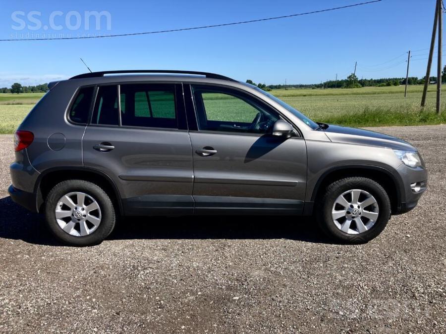 Pelēks Volkswagen Tiguan 2011 Talsi, ar dzinēja tilpumu 2.00 L un nobraukumu 205 tūkst. km par 7999 €, foto 3 vietnē AUTOMOTO.COM.LV