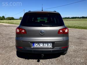 Pelēks Volkswagen Tiguan 2011 Talsi, ar dzinēja tilpumu 2.00 L un nobraukumu 205 tūkst. km par 7999 €, foto 5 vietnē AUTOMOTO.COM.LV