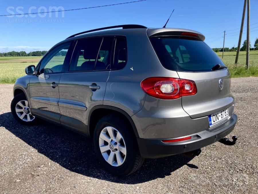Pelēks Volkswagen Tiguan 2011 Talsi, ar dzinēja tilpumu 2.00 L un nobraukumu 205 tūkst. km par 7999 €, foto 6 vietnē AUTOMOTO.COM.LV