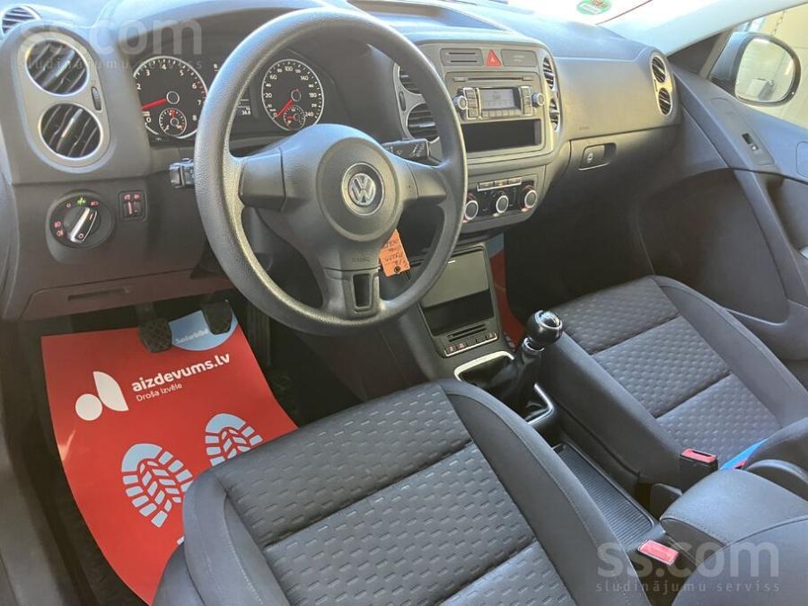 Pelēks Volkswagen Tiguan 2011 Talsi, ar dzinēja tilpumu 2.00 L un nobraukumu 205 tūkst. km par 7999 €, foto 13 vietnē AUTOMOTO.COM.LV