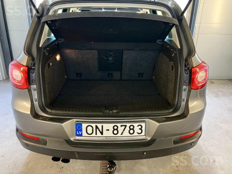 Pelēks Volkswagen Tiguan 2011 Talsi, ar dzinēja tilpumu 2.00 L un nobraukumu 205 tūkst. km par 7999 €, foto 15 vietnē AUTOMOTO.COM.LV