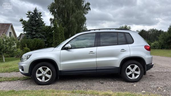Grey Volkswagen Tiguan 2011 in Kaunas, with an engine capacity of 2.00 L and mileage of 281 thousand km for 7500 €, photo 4 on AUTOMOTO.COM.LV