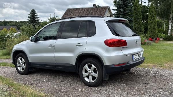 Grey Volkswagen Tiguan 2011 in Kaunas, with an engine capacity of 2.00 L and mileage of 281 thousand km for 7500 €, photo 5 on AUTOMOTO.COM.LV