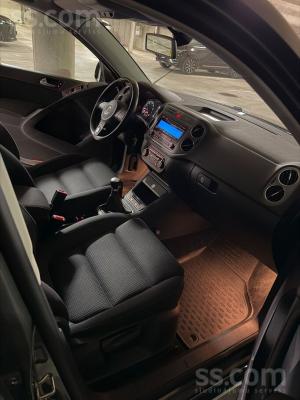 Pelēks Volkswagen Tiguan 2011 Rīga, ar dzinēja tilpumu 1.40 L un nobraukumu 178 tūkst. km par 6250 €, foto 10 vietnē AUTOMOTO.COM.LV
