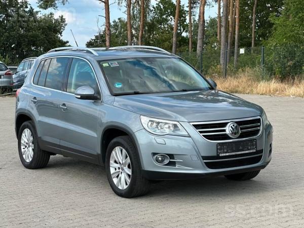 Grey Volkswagen Tiguan 2011 in Ogre, with an engine capacity of 2.00 L and mileage of 177 thousand km for 7495 €, photo 1 on AUTOMOTO.COM.LV