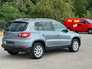 Pelēks Volkswagen Tiguan 2011 Ogre, ar dzinēja tilpumu 2.00 L un nobraukumu 177 tūkst. km par 7495 €, foto 4 vietnē AUTOMOTO.COM.LV