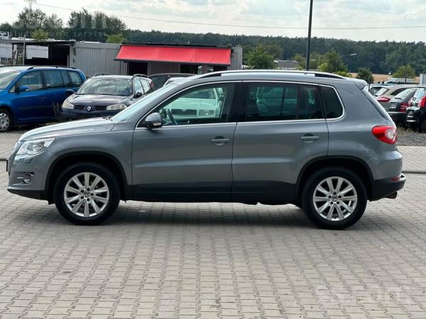 Grey Volkswagen Tiguan 2011 in Ogre, with an engine capacity of 2.00 L and mileage of 177 thousand km for 7495 €, photo 5 on AUTOMOTO.COM.LV