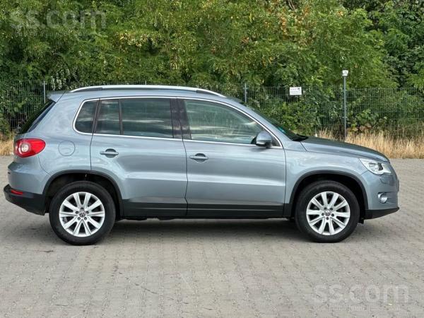 Grey Volkswagen Tiguan 2011 in Ogre, with an engine capacity of 2.00 L and mileage of 177 thousand km for 7495 €, photo 6 on AUTOMOTO.COM.LV
