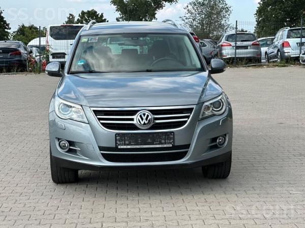 Grey Volkswagen Tiguan 2011 in Ogre, with an engine capacity of 2.00 L and mileage of 177 thousand km for 7495 €, photo 8 on AUTOMOTO.COM.LV
