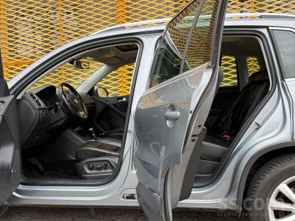 Grey Volkswagen Tiguan 2011 in Ogre, with an engine capacity of 2.00 L and mileage of 177 thousand km for 7495 €, photo 9 on AUTOMOTO.COM.LV