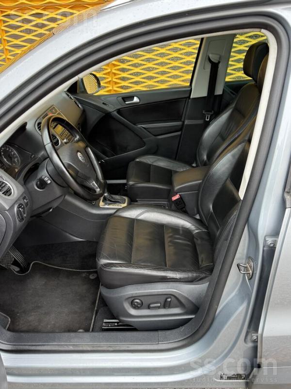 Grey Volkswagen Tiguan 2011 in Ogre, with an engine capacity of 2.00 L and mileage of 177 thousand km for 7495 €, photo 10 on AUTOMOTO.COM.LV