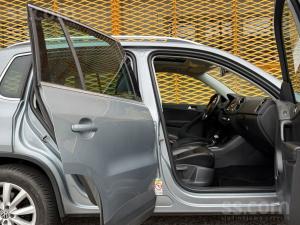 Pelēks Volkswagen Tiguan 2011 Ogre, ar dzinēja tilpumu 2.00 L un nobraukumu 177 tūkst. km par 7495 €, foto 15 vietnē AUTOMOTO.COM.LV