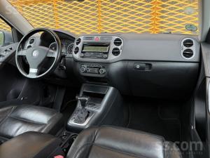 Pelēks Volkswagen Tiguan 2011 Ogre, ar dzinēja tilpumu 2.00 L un nobraukumu 177 tūkst. km par 7495 €, foto 18 vietnē AUTOMOTO.COM.LV