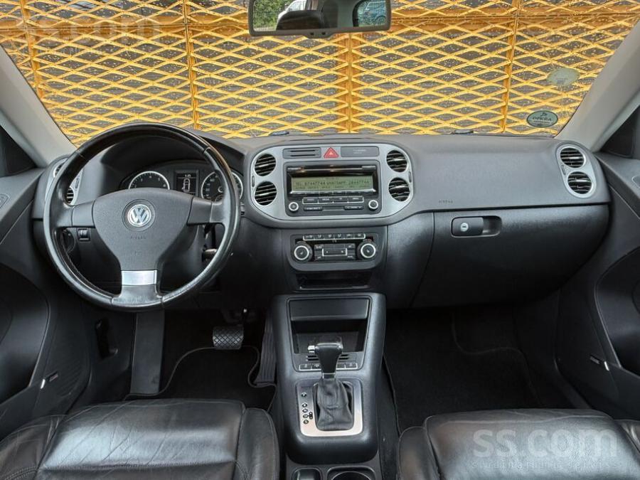 Pelēks Volkswagen Tiguan 2011 Ogre, ar dzinēja tilpumu 2.00 L un nobraukumu 177 tūkst. km par 7495 €, foto 19 vietnē AUTOMOTO.COM.LV