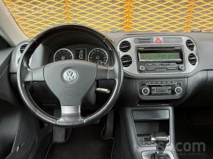 Pelēks Volkswagen Tiguan 2011 Ogre, ar dzinēja tilpumu 2.00 L un nobraukumu 177 tūkst. km par 7495 €, foto 20 vietnē AUTOMOTO.COM.LV