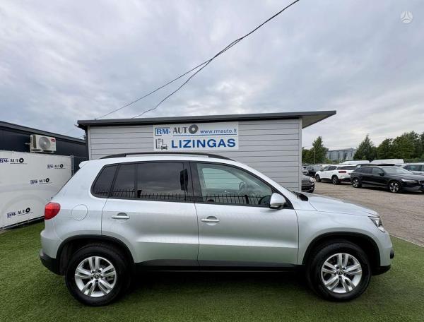 Pelēks Volkswagen Tiguan 2011 Panevēža, ar dzinēja tilpumu 1.97 L un nobraukumu 184 tūkst. km par 7500 €, foto 4 vietnē AUTOMOTO.COM.LV