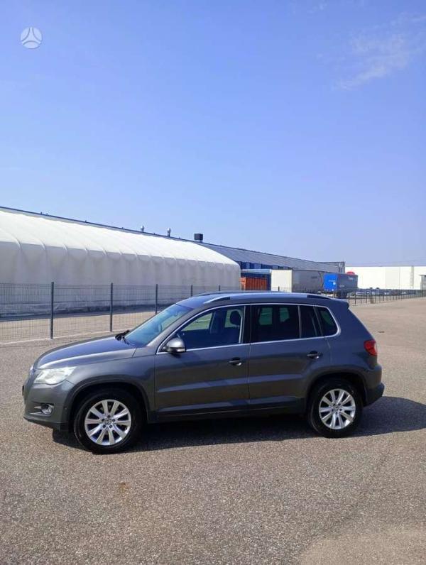 Pelēks Volkswagen Tiguan 2011 Kauņa, ar dzinēja tilpumu 1.97 L un nobraukumu 270 tūkst. km par 4550 €, foto 5 vietnē AUTOMOTO.COM.LV