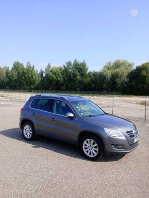 Grey Volkswagen Tiguan 2011 in Kaunas, with an engine capacity of 1.97 L and mileage of 270 thousand km for 4550 €, photo 7 on AUTOMOTO.COM.LV