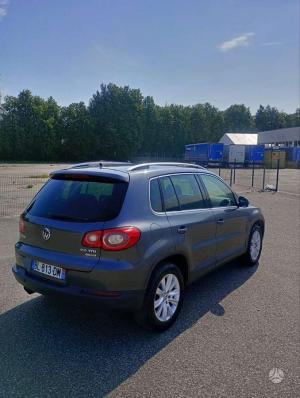 Grey Volkswagen Tiguan 2011 in Kaunas, with an engine capacity of 1.97 L and mileage of 270 thousand km for 4550 €, photo 9 on AUTOMOTO.COM.LV